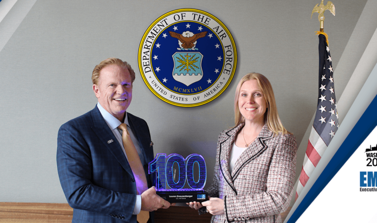 DAF CIO Lauren Knausenberger Accepts 3rd Wash100 Award From Jim ...